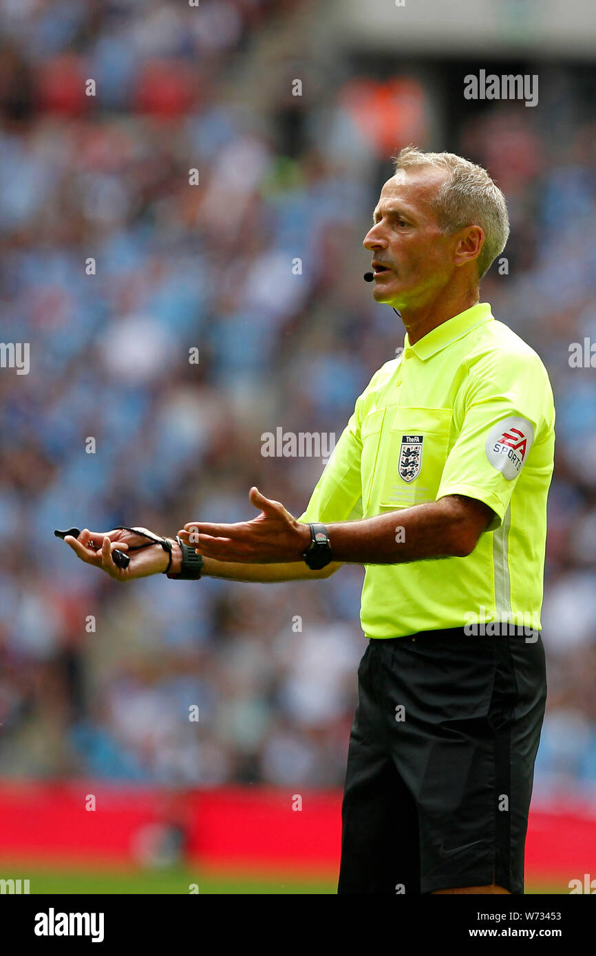 London, UK. 04th Aug, 2019. Referee, Martin Atkinson during the 2019 FA ...