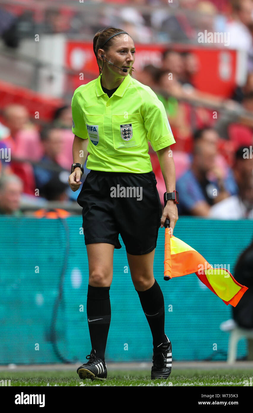 London, UK. 04th Aug, 2019. Sian Massey-Ellis runs the line during the ...