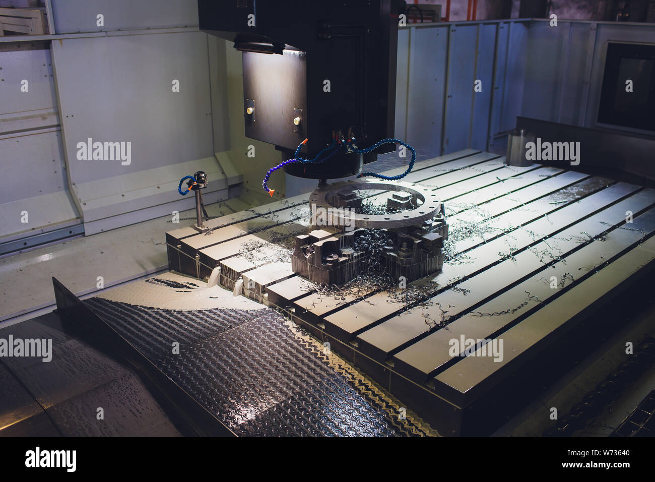 Computer milling lathes hi-res stock photography and images - Alamy