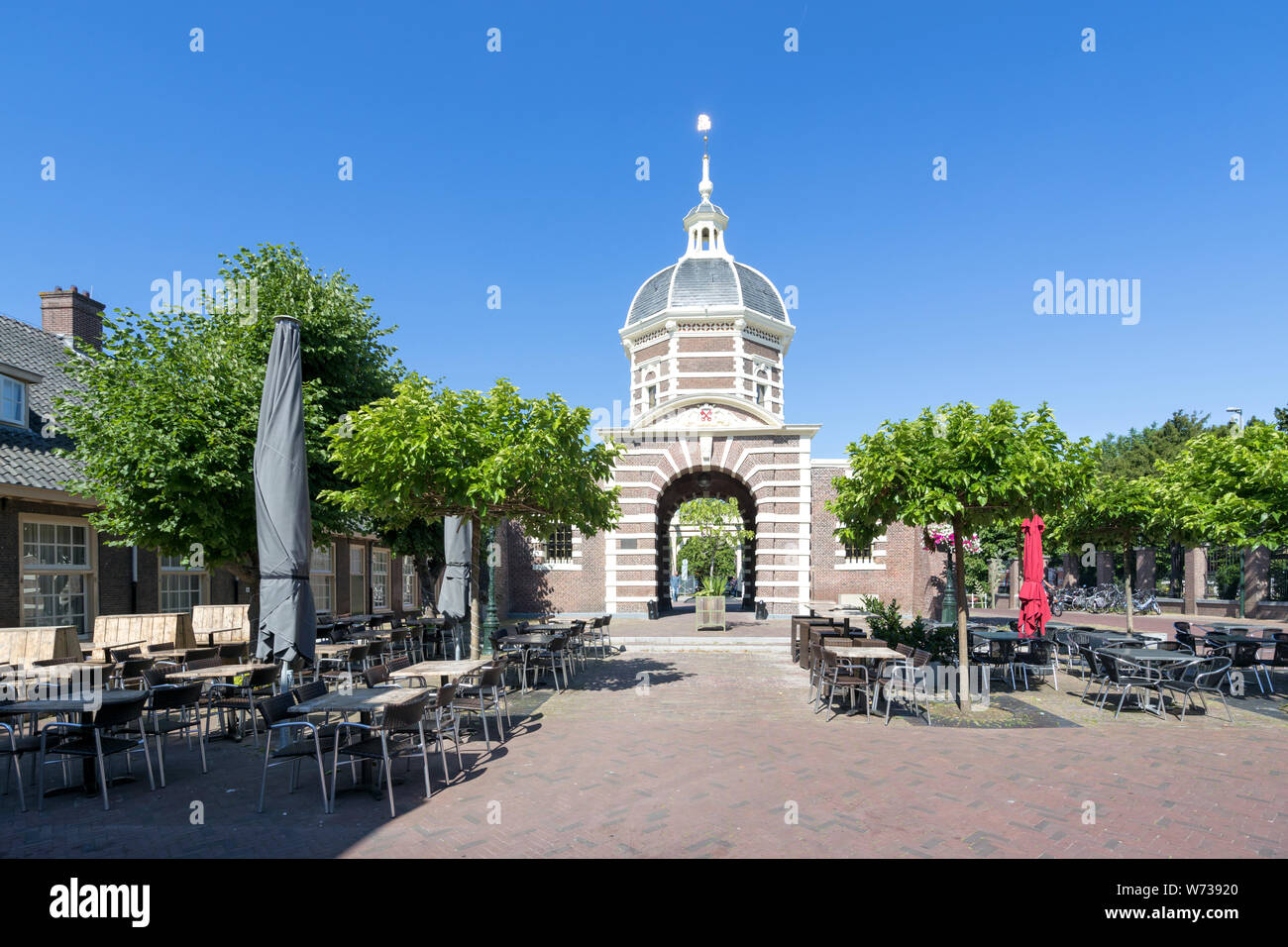 The Morspoort, western gate in Leiden, The Netherlands. Built in 1669 ...