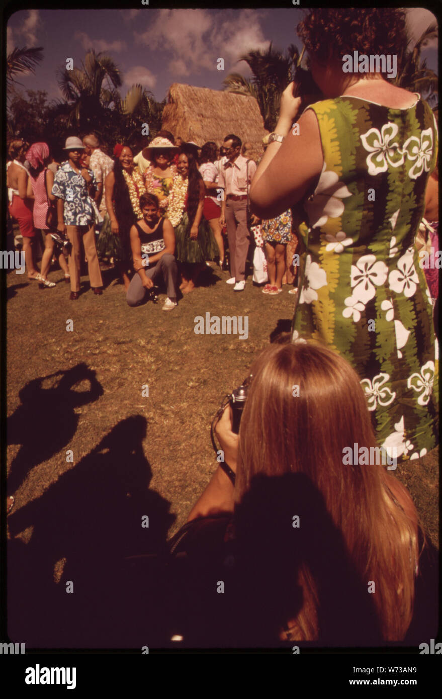 Hula dance native hi-res stock photography and images - Alamy