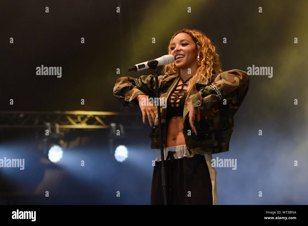 Tinashe hi-res stock photography and images - Alamy