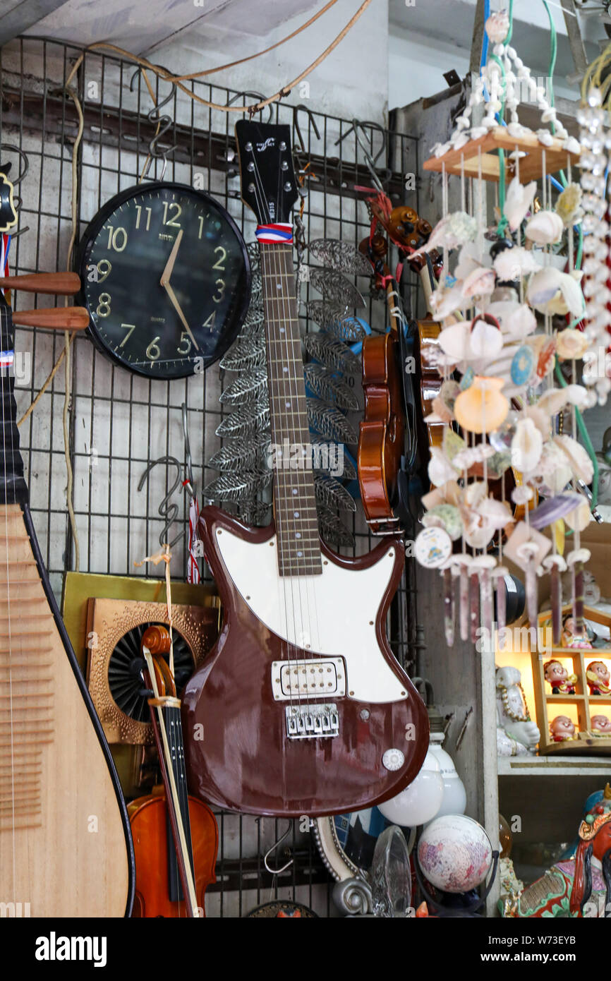 Hand instruments hi-res stock photography and images - Alamy