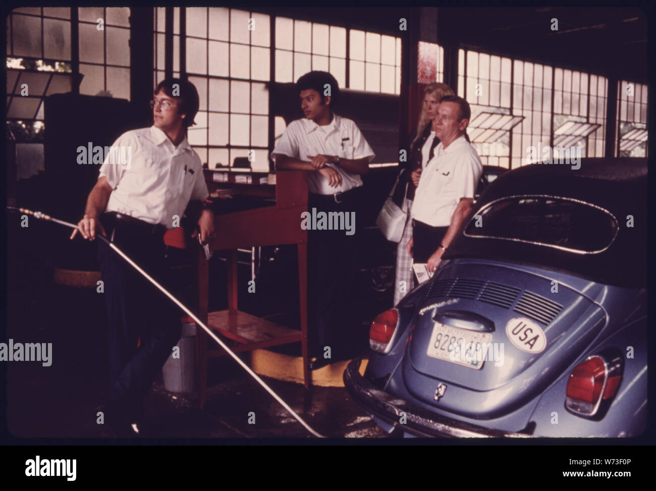 Emissions test machine hi-res stock photography and images - Alamy