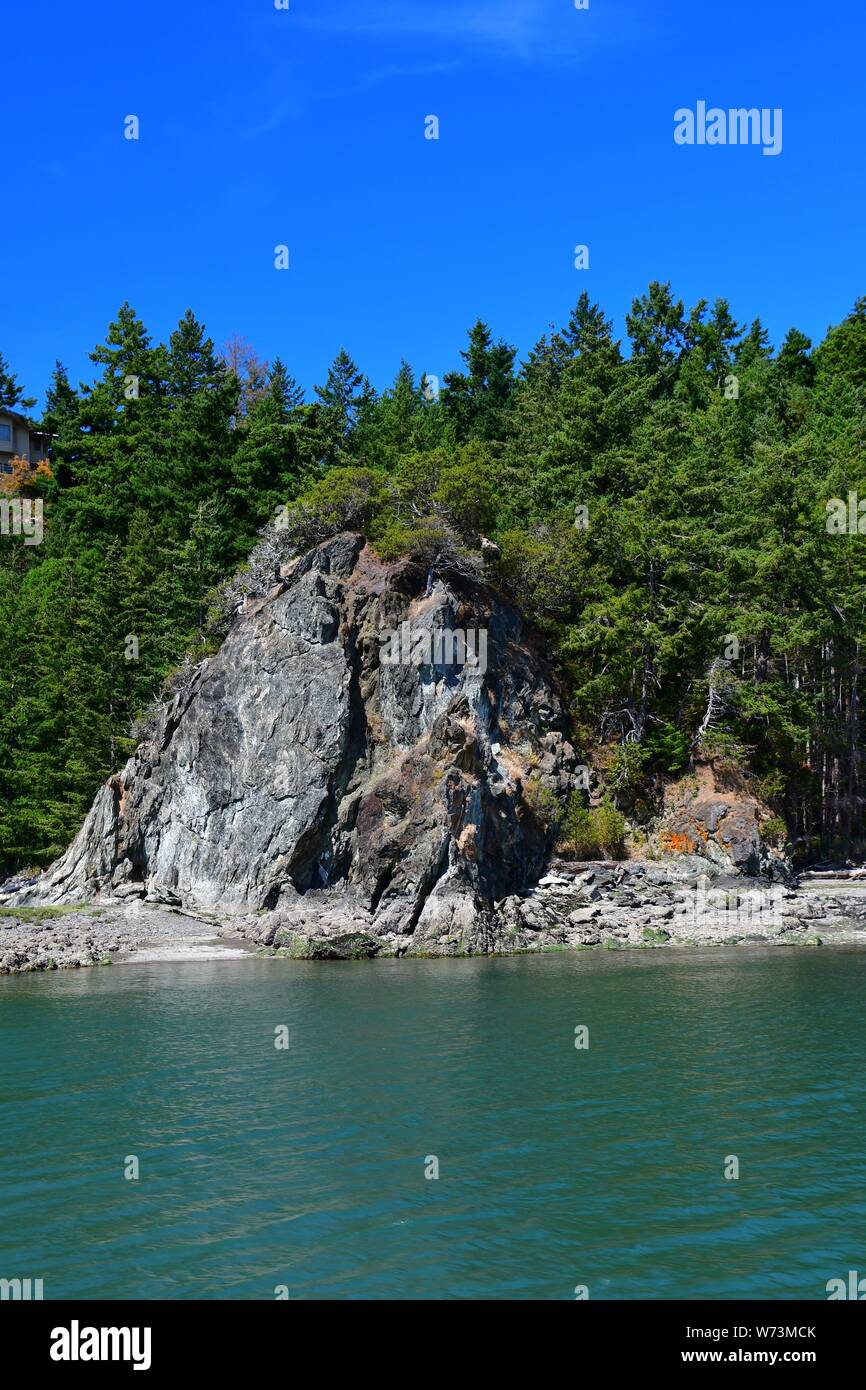 Views of the Swinomish Channel near the Salish Sea in La Conner ...