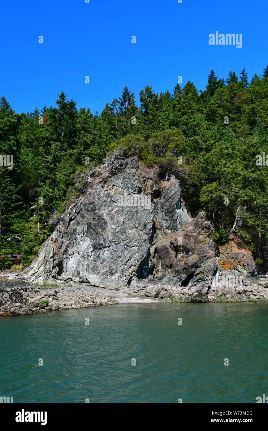 Views of the Swinomish Channel near the Salish Sea in La Conner ...
