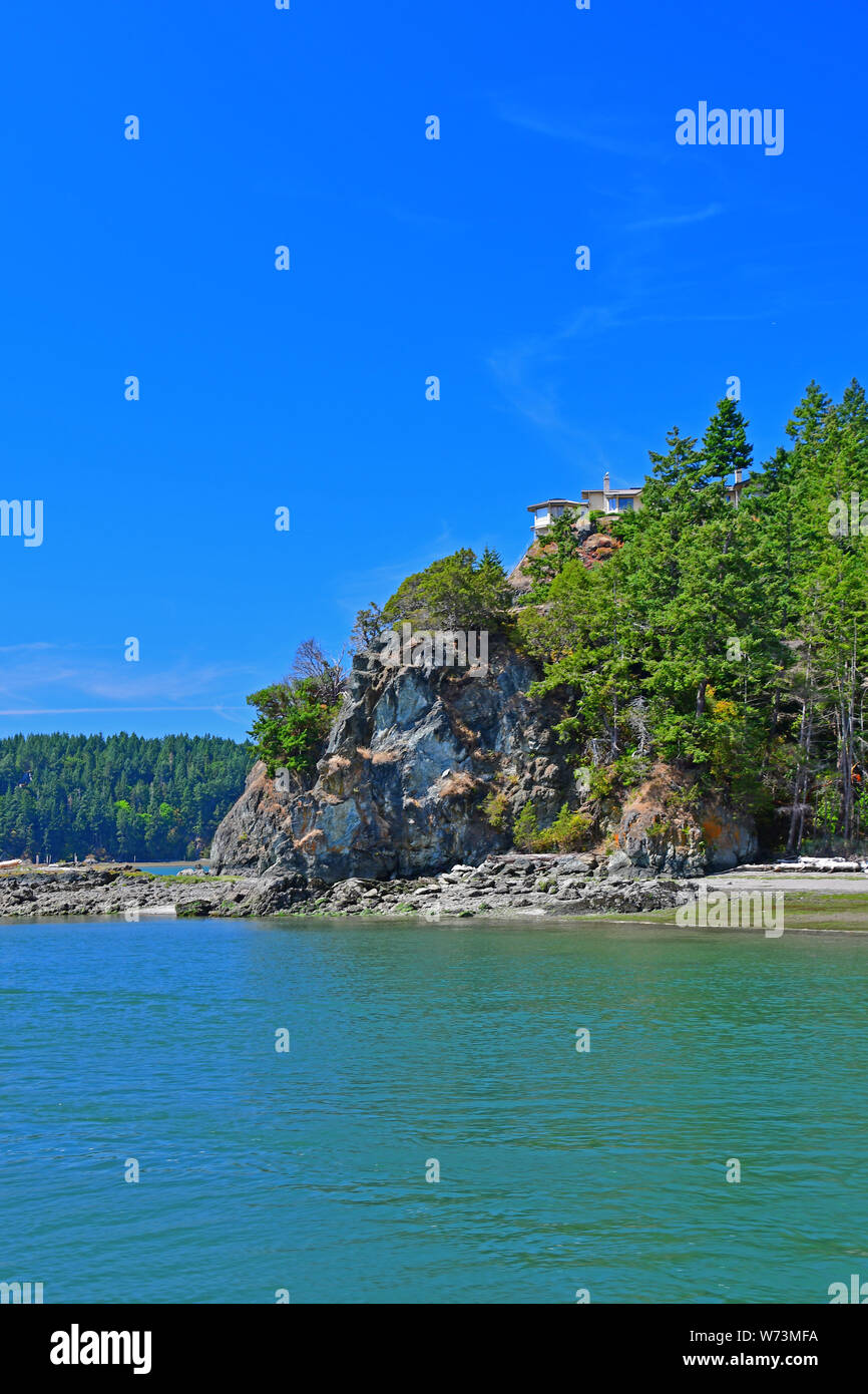 Views of the Swinomish Channel near the Salish Sea in La Conner ...
