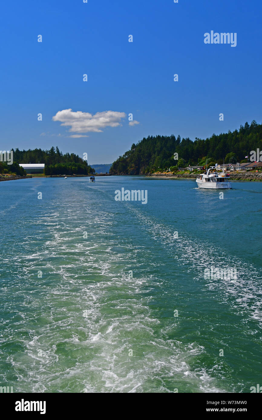 Views of the Swinomish Channel near the Salish Sea in La Conner ...