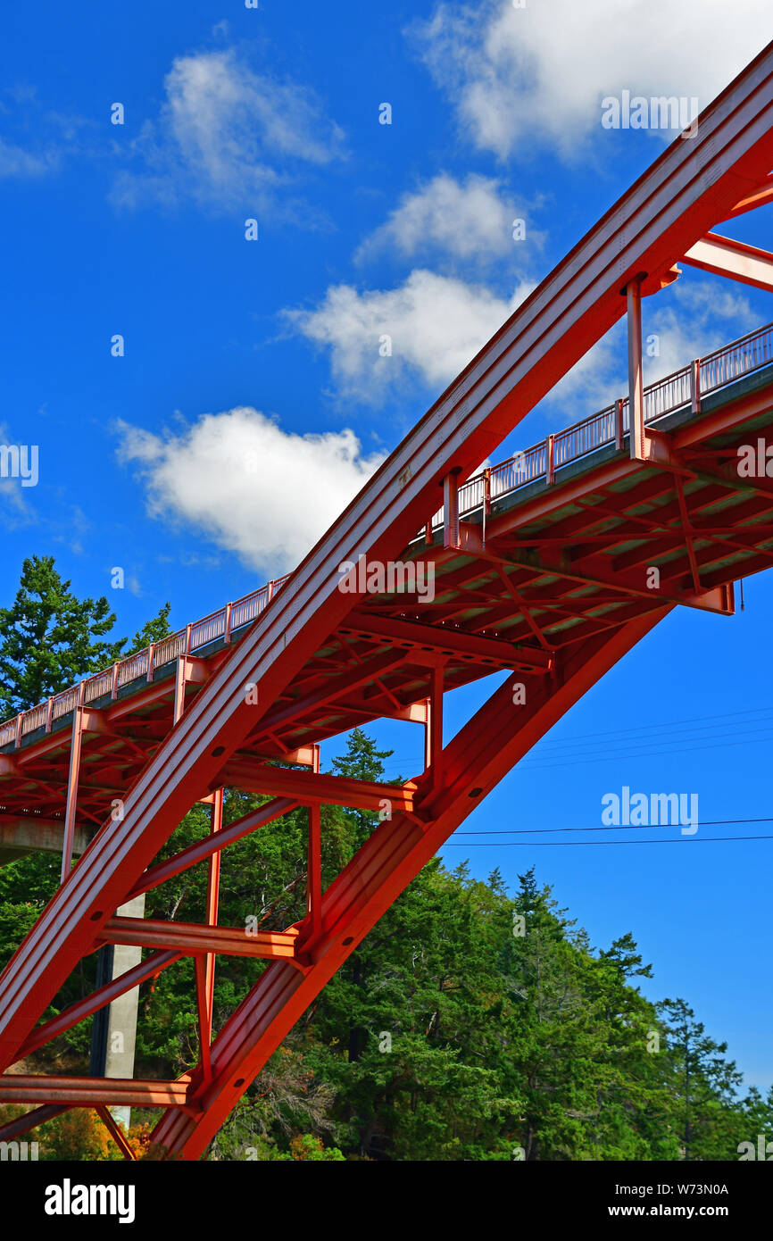 The Rainbow Bridge spanning the Swinomish Channel in La Conner ...