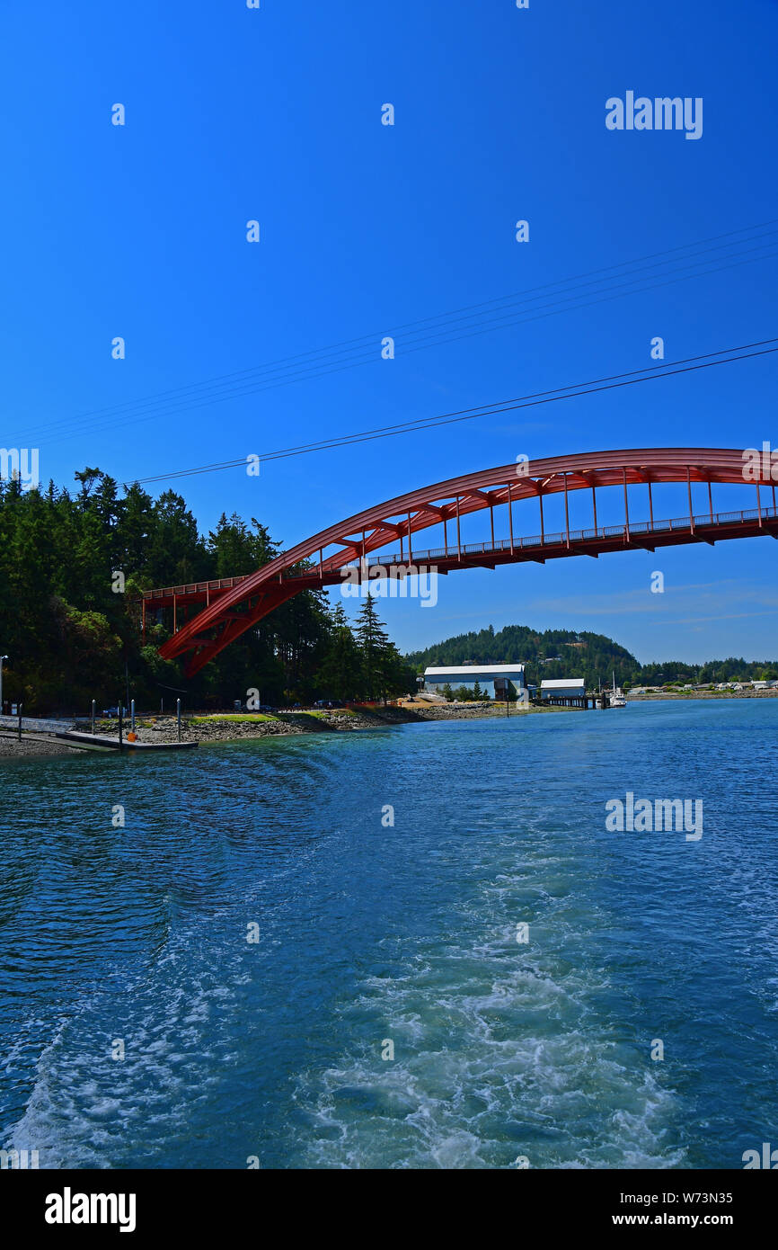 The Rainbow Bridge spanning the Swinomish Channel in La Conner ...