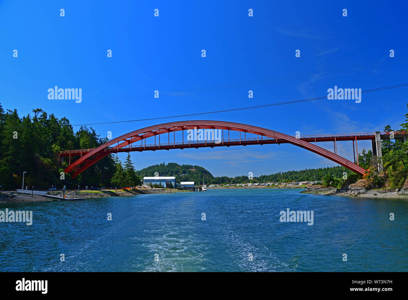 The Rainbow Bridge spanning the Swinomish Channel in La Conner ...
