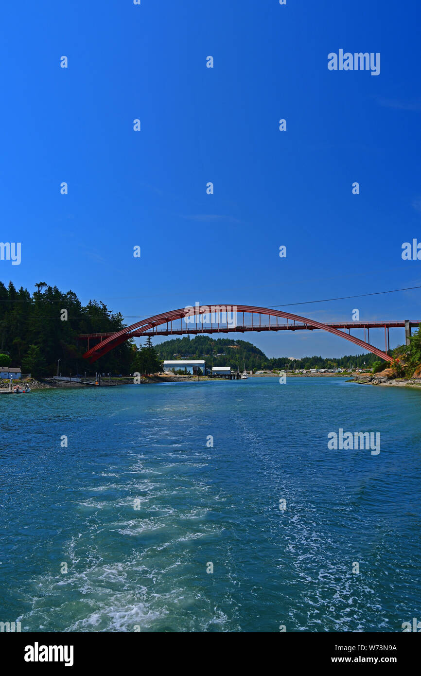 The Rainbow Bridge spanning the Swinomish Channel in La Conner ...