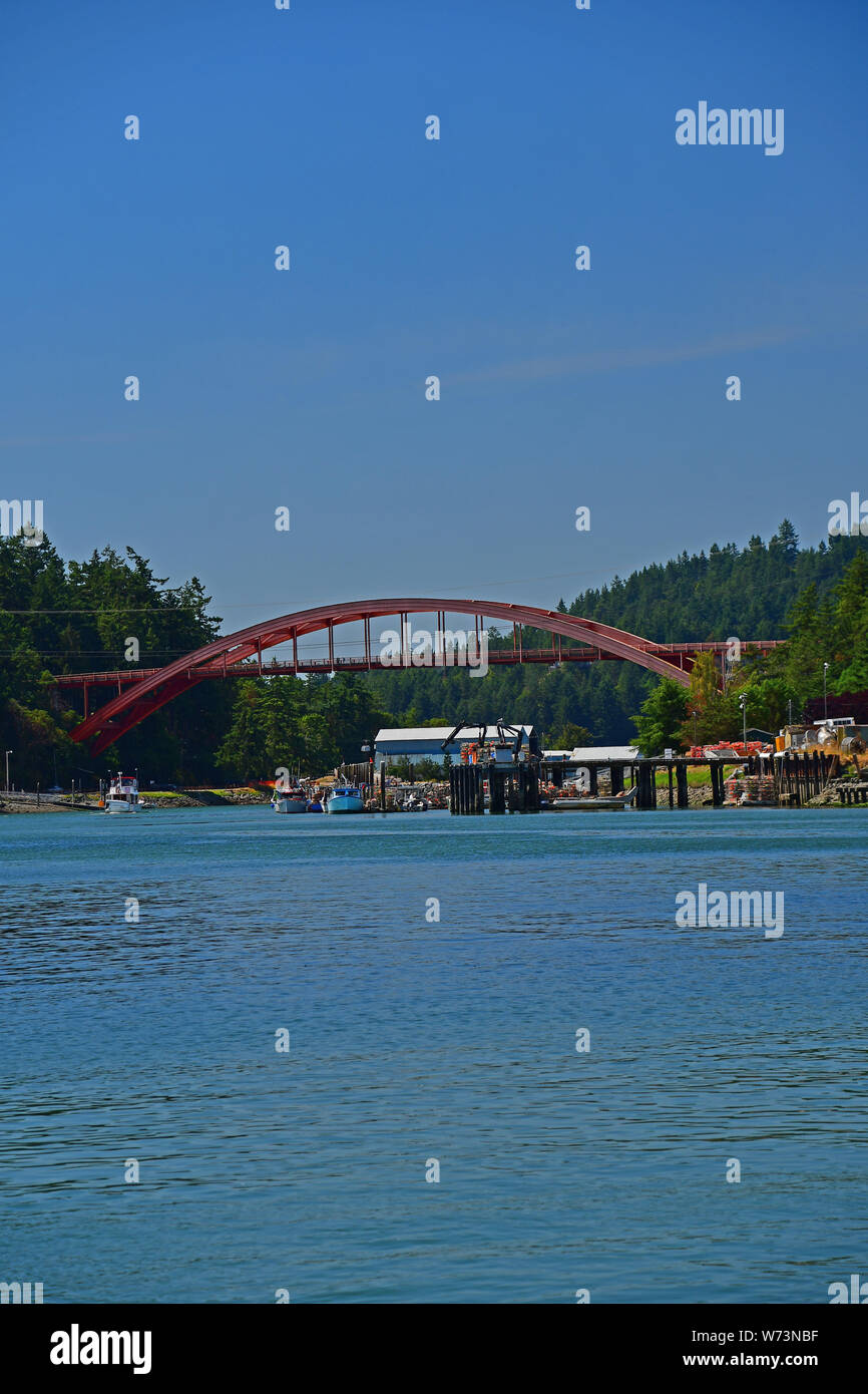 The Rainbow Bridge spanning the Swinomish Channel in La Conner ...