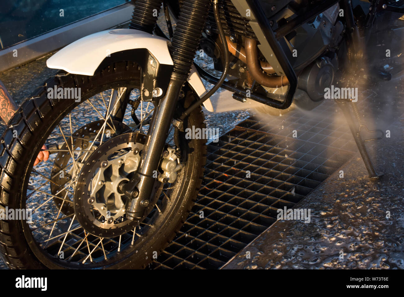 Motorcycle Car Wash Motorcycle Big Bike cleaning with foam injection ...