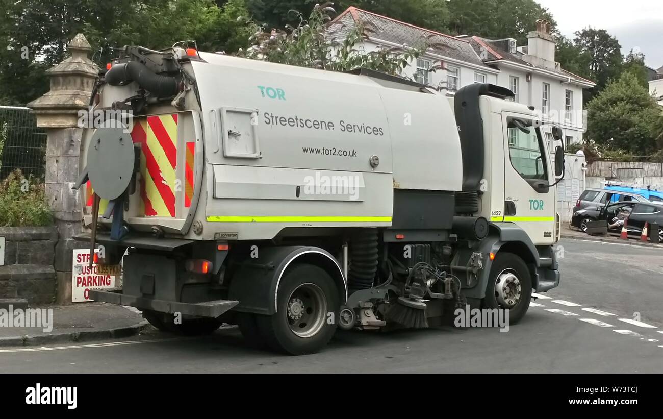 Road sweeper lorry hi-res stock photography and images - Alamy