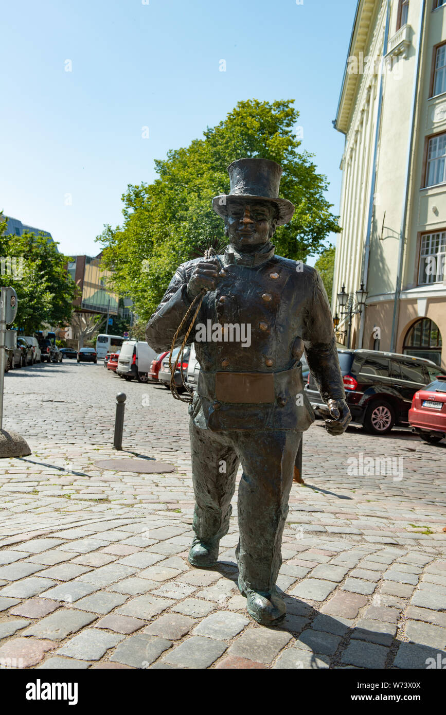 bronze statue in Tallinn Stock Photo - Alamy