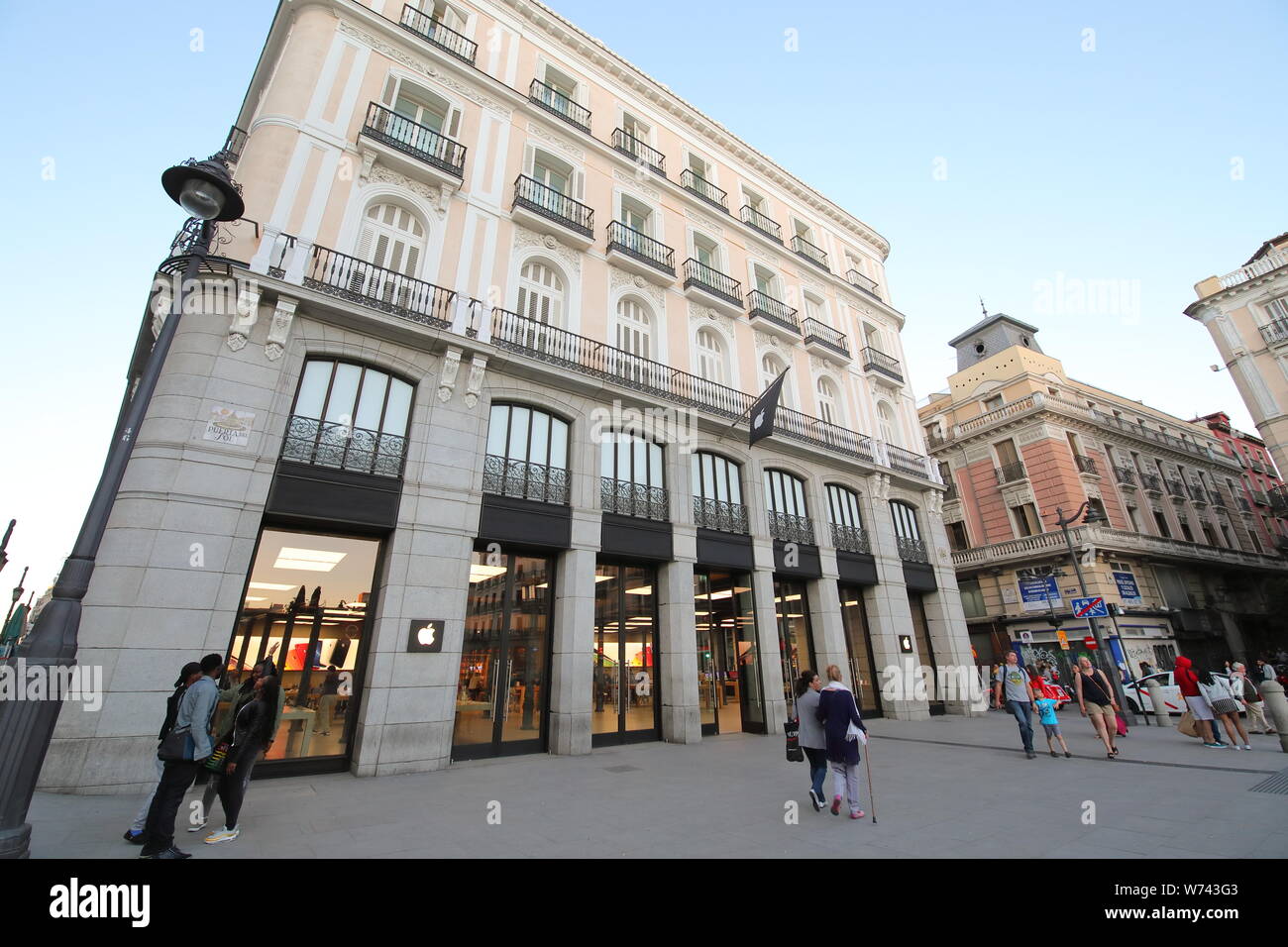 Tech business madrid spain hi-res stock photography and images - Alamy