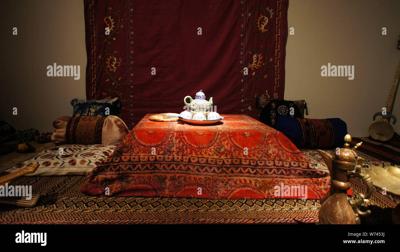 Arabian kettle in National Museum of Korea Stock Photo - Alamy