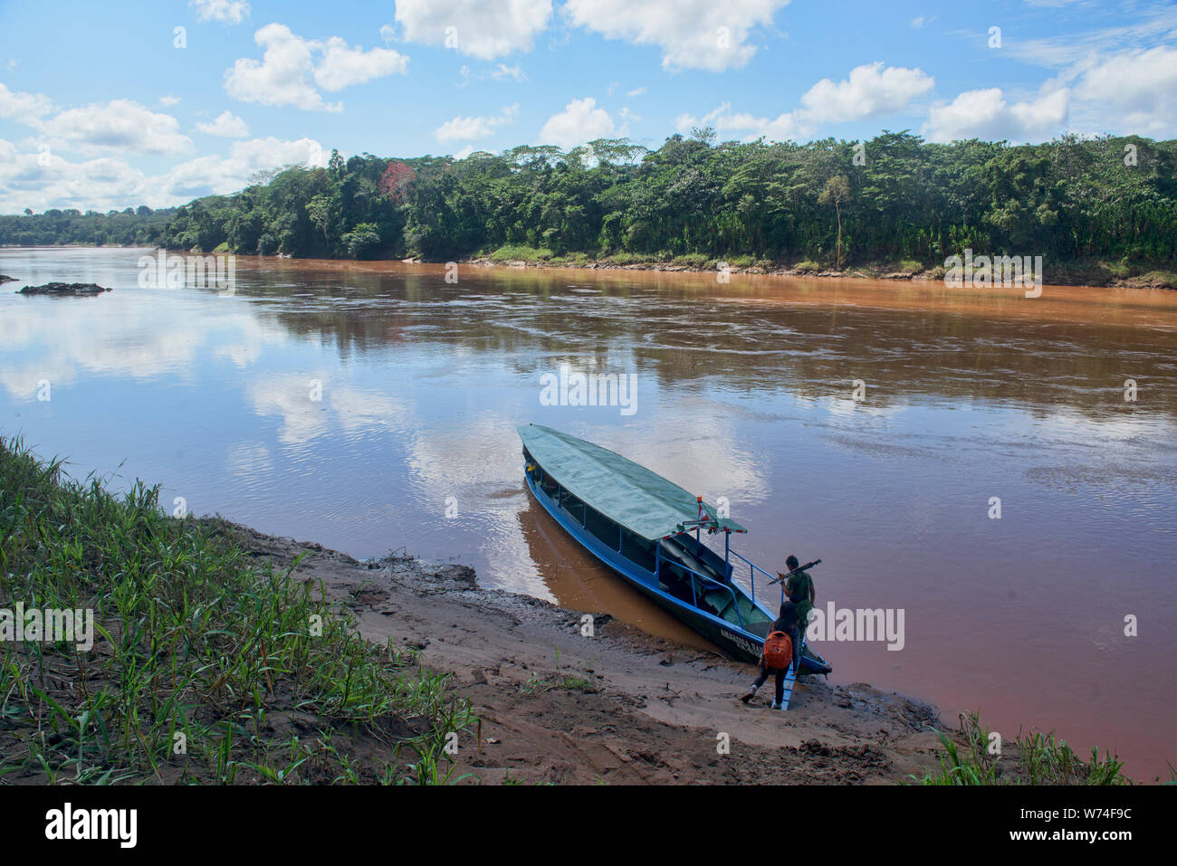 Amazon jungle peru boat hi-res stock photography and images - Alamy