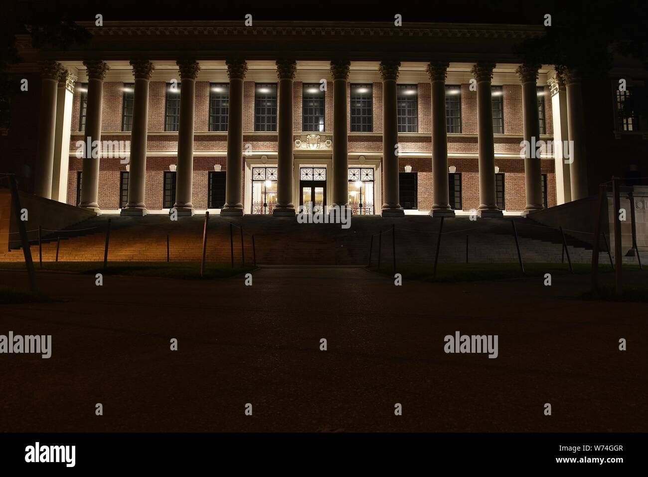 Metro bank cambridge hi-res stock photography and images - Alamy