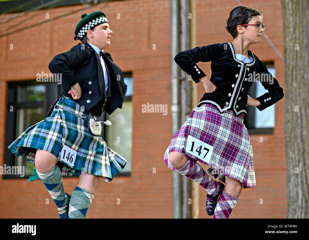 Highland dance hi-res stock photography and images - Alamy