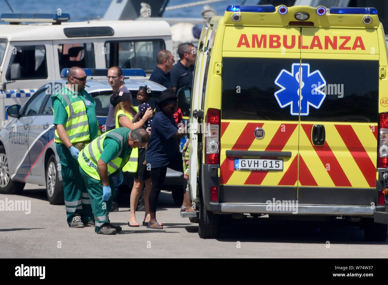 Malta ambulance hi-res stock photography and images - Alamy