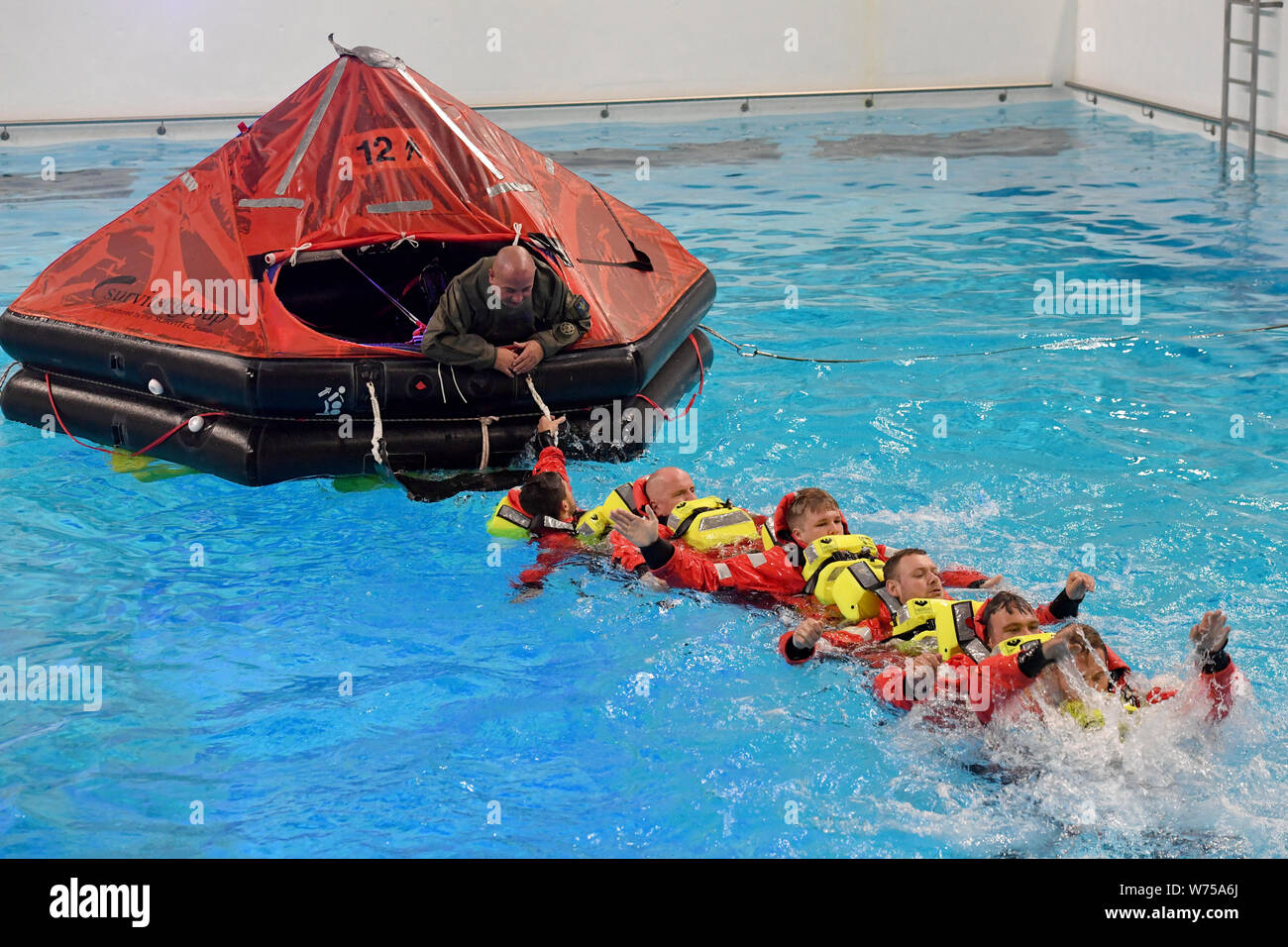 Enge Sande, Germany. 19th July, 2019. Under the guidance of instructor ...