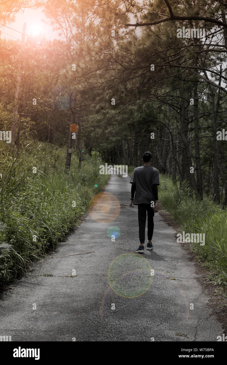 Very tall man hi-res stock photography and images - Alamy