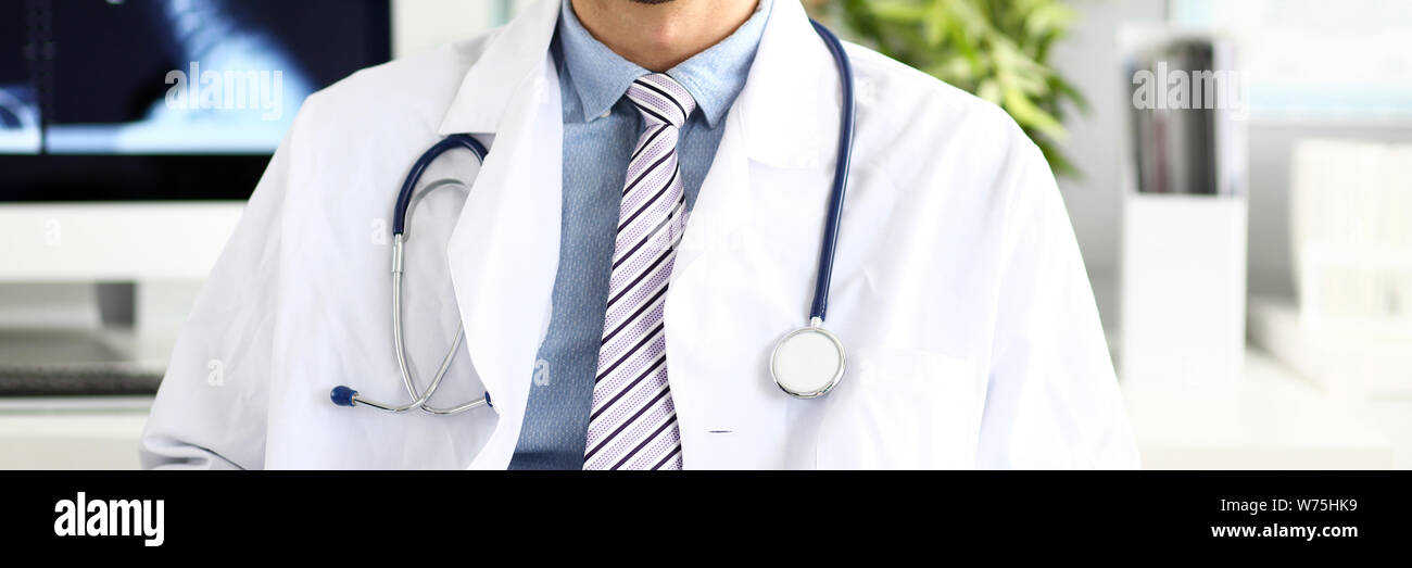 Serious doctor hi-res stock photography and images - Alamy