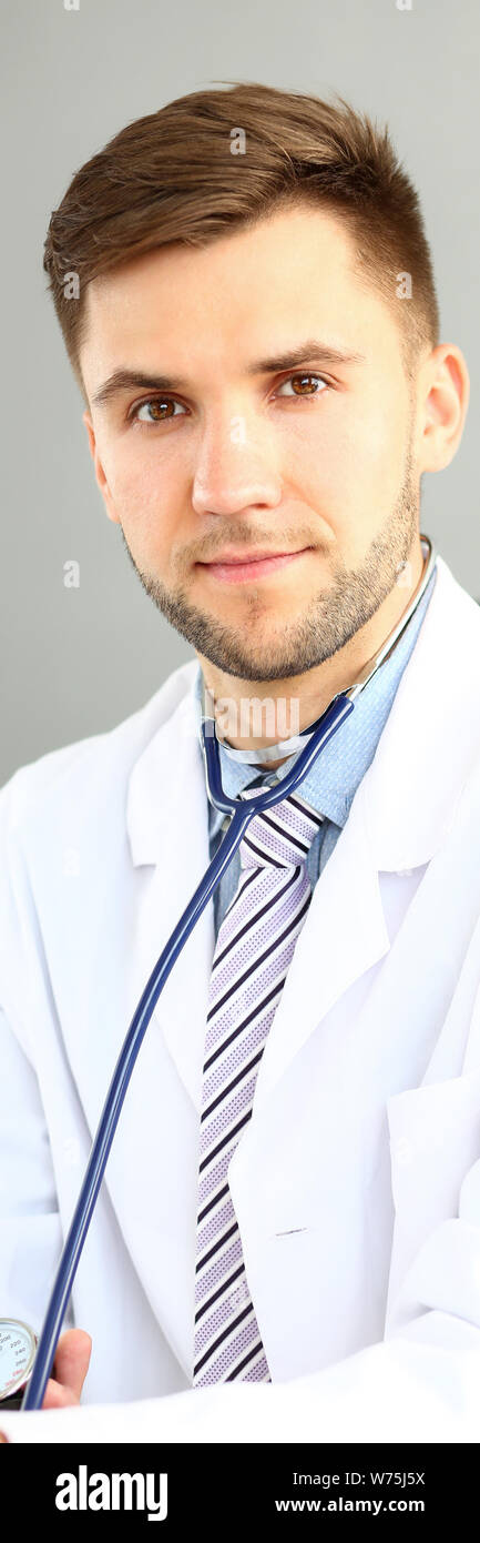 Thoughtful pharmacist hi-res stock photography and images - Alamy