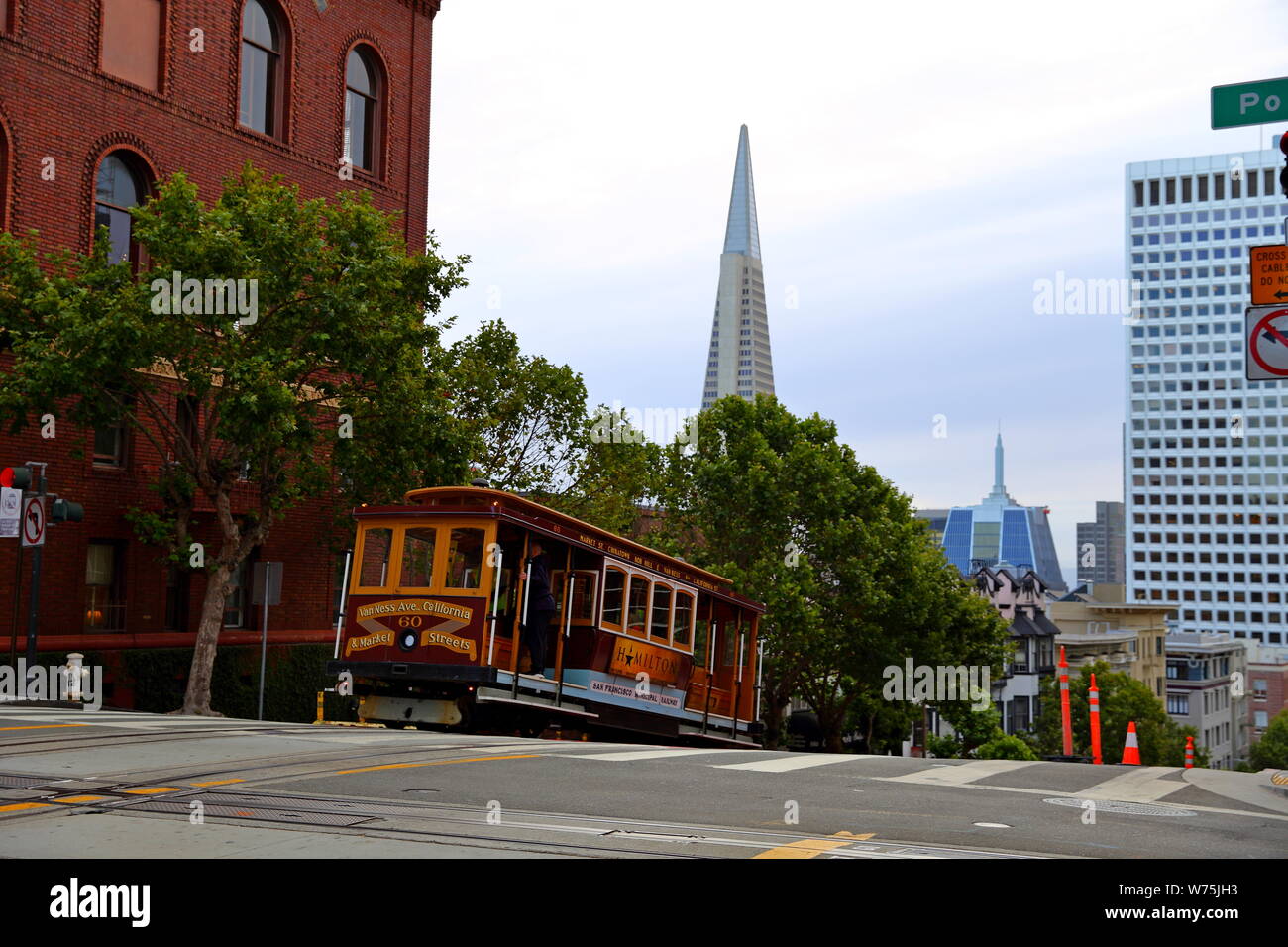 San Francisco Cable Cars on the street in SAN FRANCISCO CALIFORNIA, USA ...