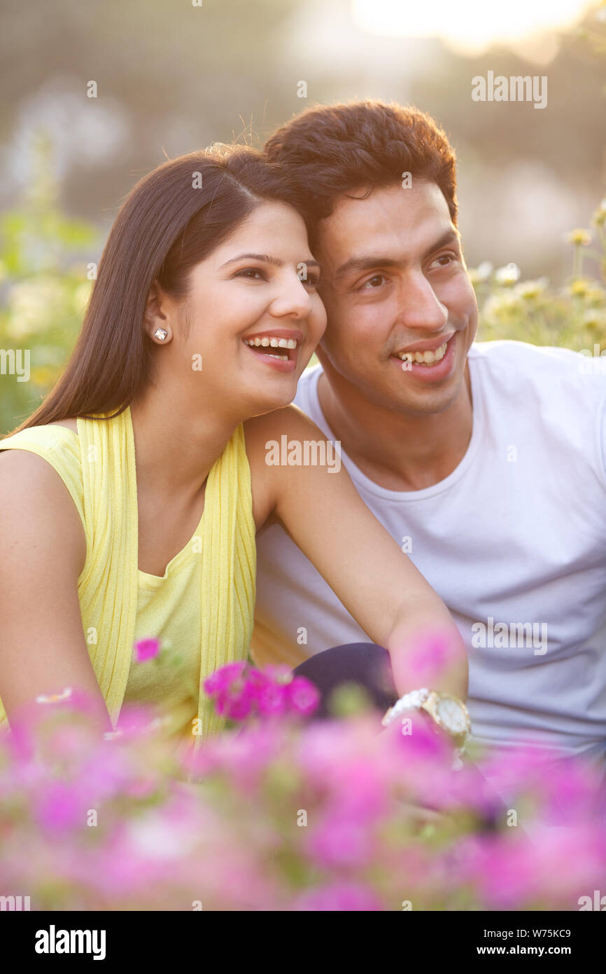 Couple thinking hi-res stock photography and images - Alamy