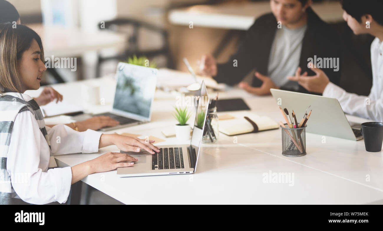 Team gathering hi-res stock photography and images - Alamy