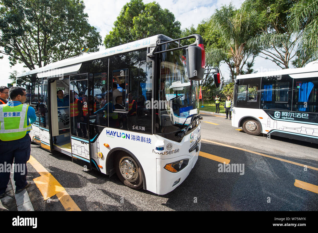 Driving buses hi-res stock photography and images - Alamy