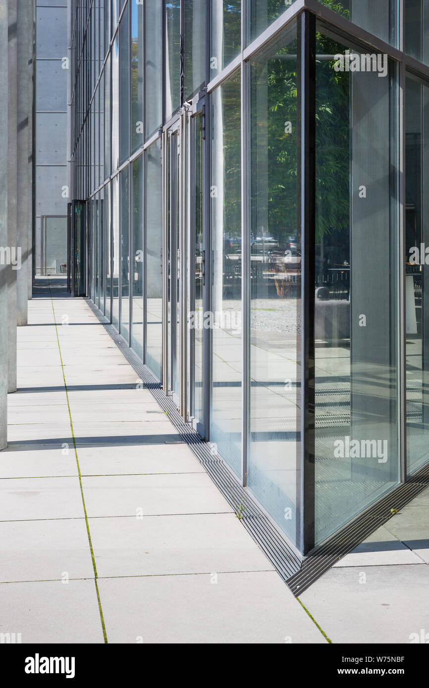 glass facade of modern building Stock Photo - Alamy