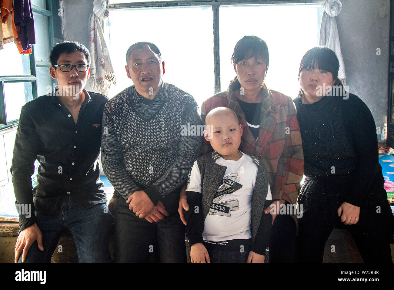 28-year-old Chinese woman Meng Xianglan, right, diagnosed with aplastic ...