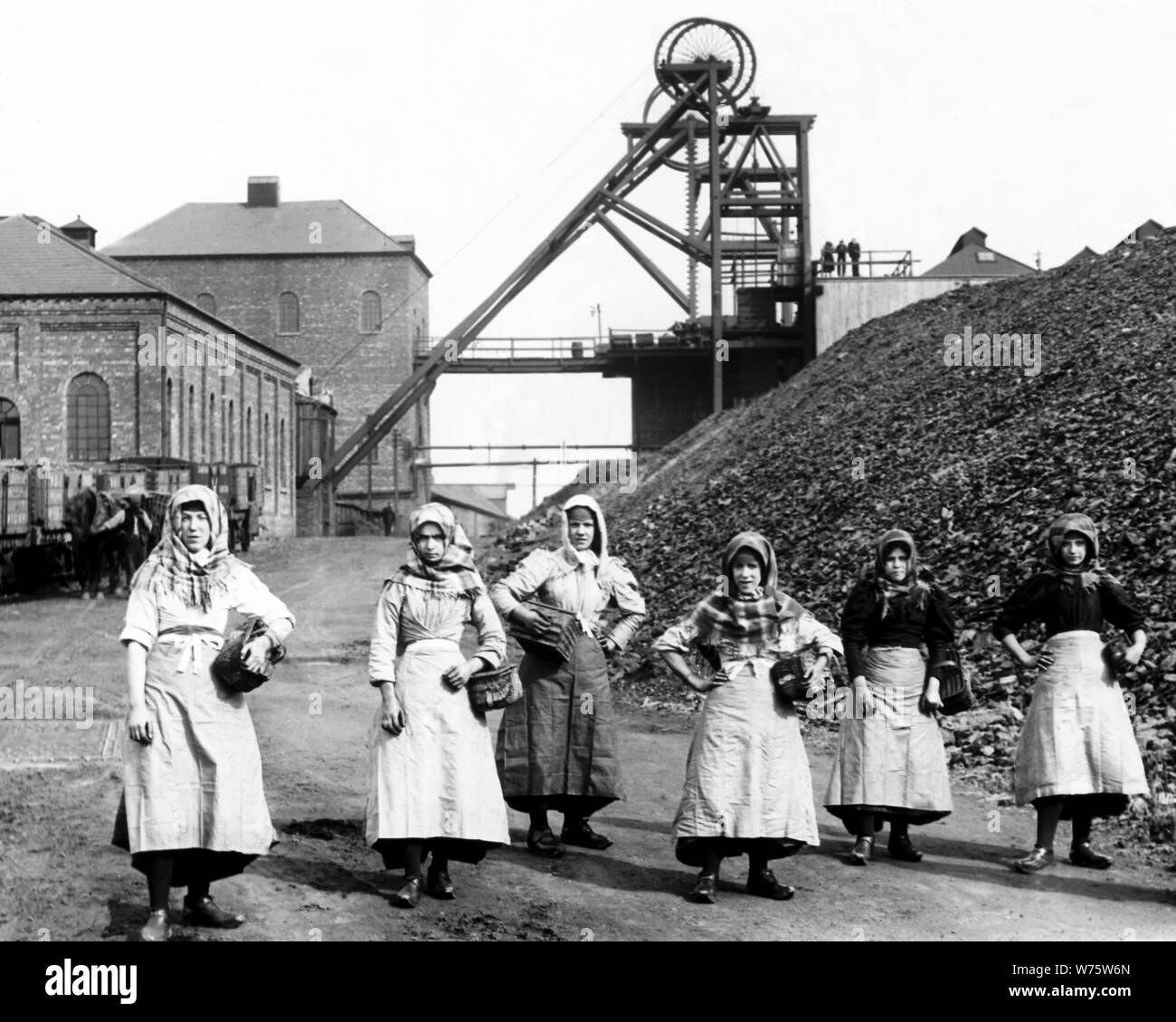 Wigan Junction Colliery Pit Brow Lasses Stock Photo - Alamy
