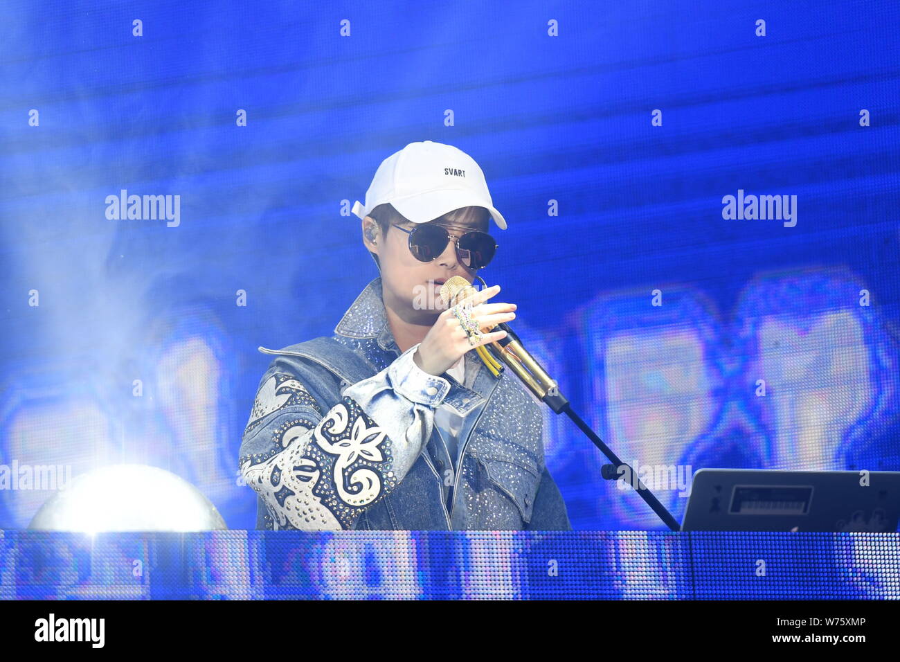 Liu xing hi-res stock photography and images - Alamy