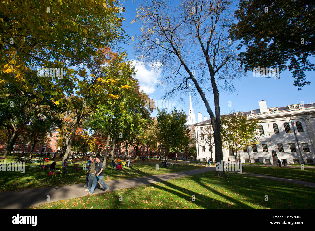 Harvard university campus hi-res stock photography and images - Alamy