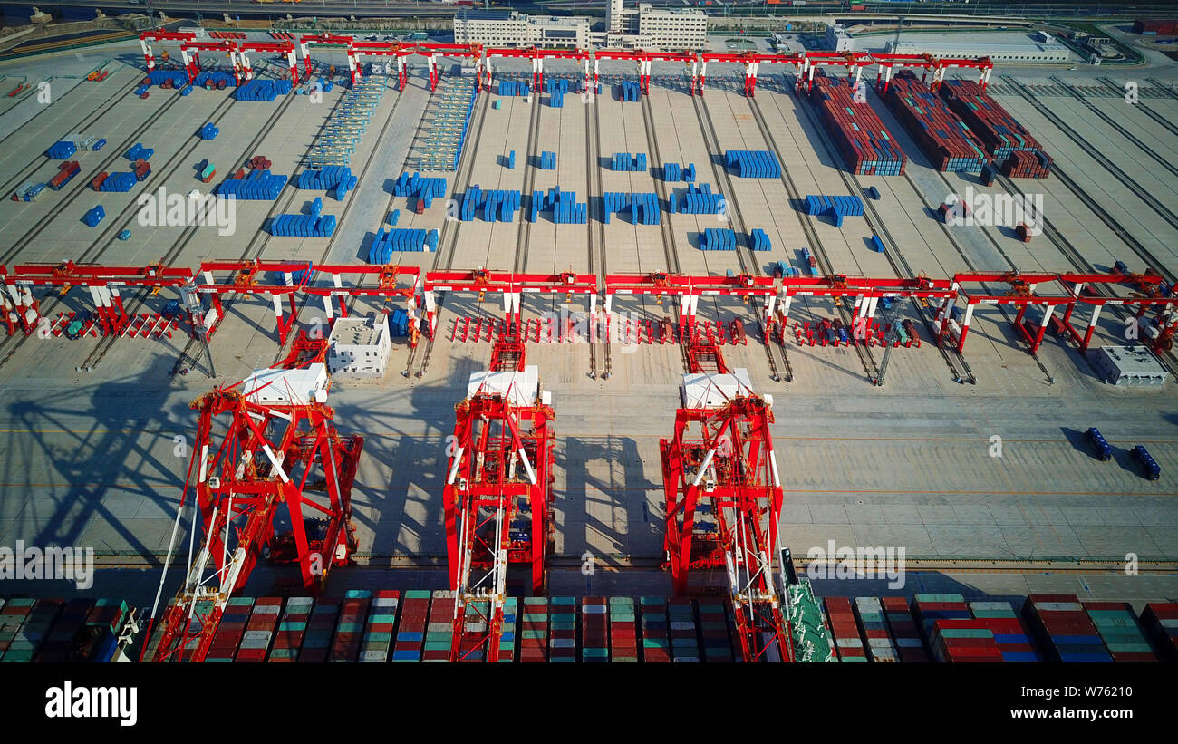 Cargo wharf hi-res stock photography and images - Alamy