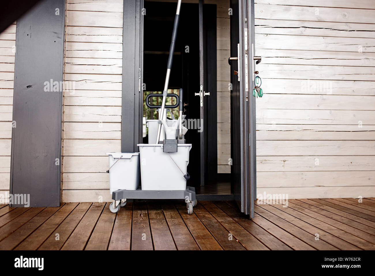 Housekeeping cart hi-res stock photography and images - Alamy