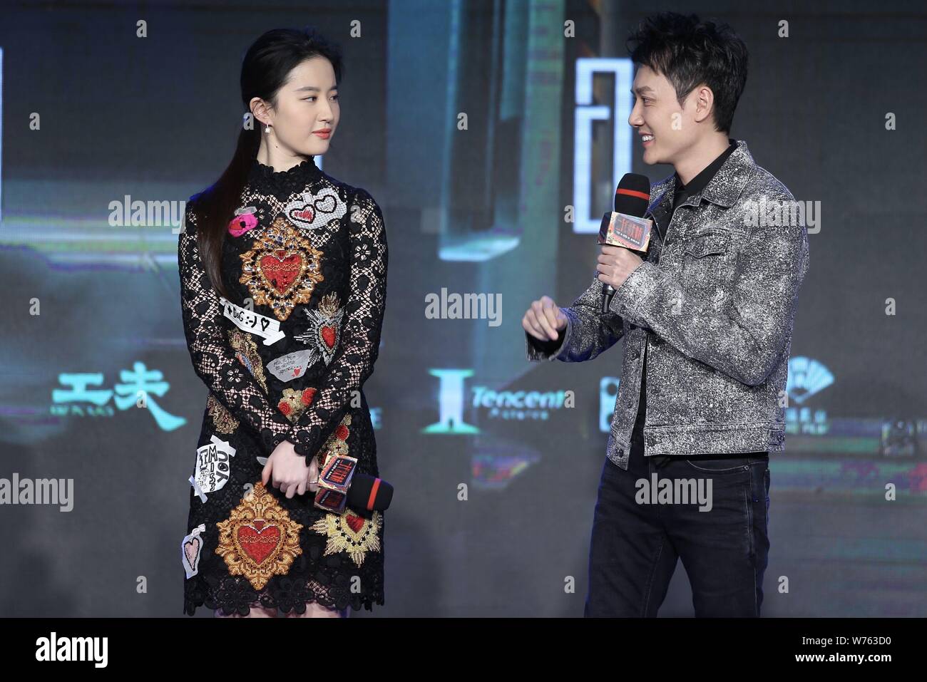 Chinese actress Liu Yifei, right, and Chinese actor Feng Shaofeng ...