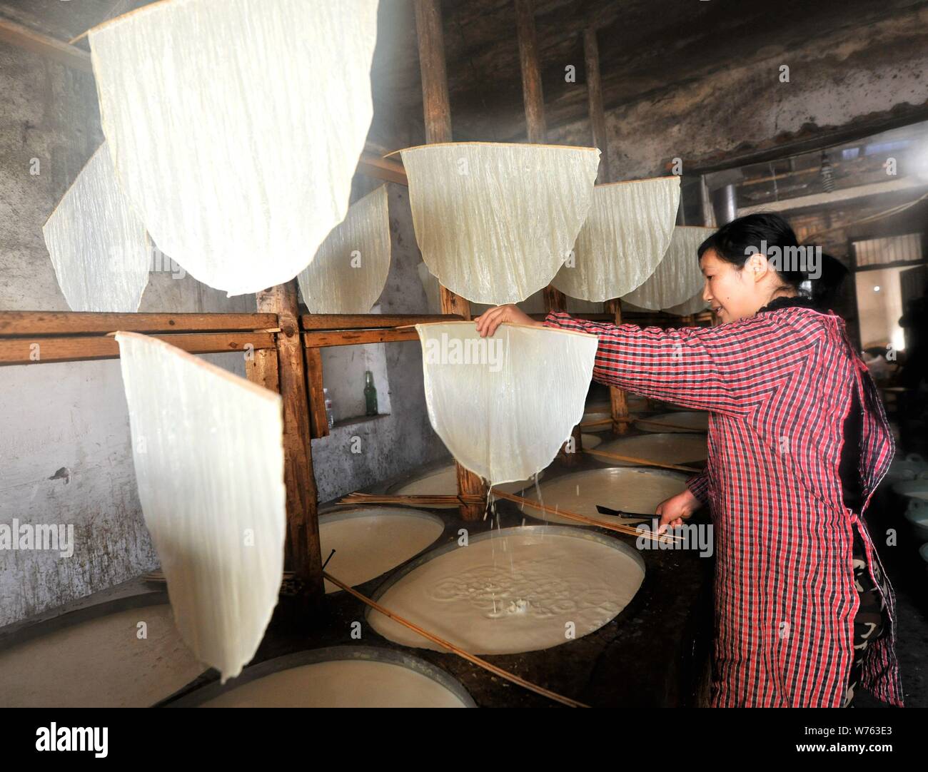 Fang yanfen hi-res stock photography and images - Alamy