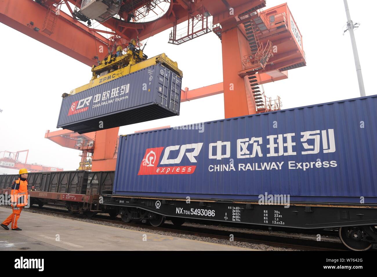 Freight train china railway hi-res stock photography and images - Alamy
