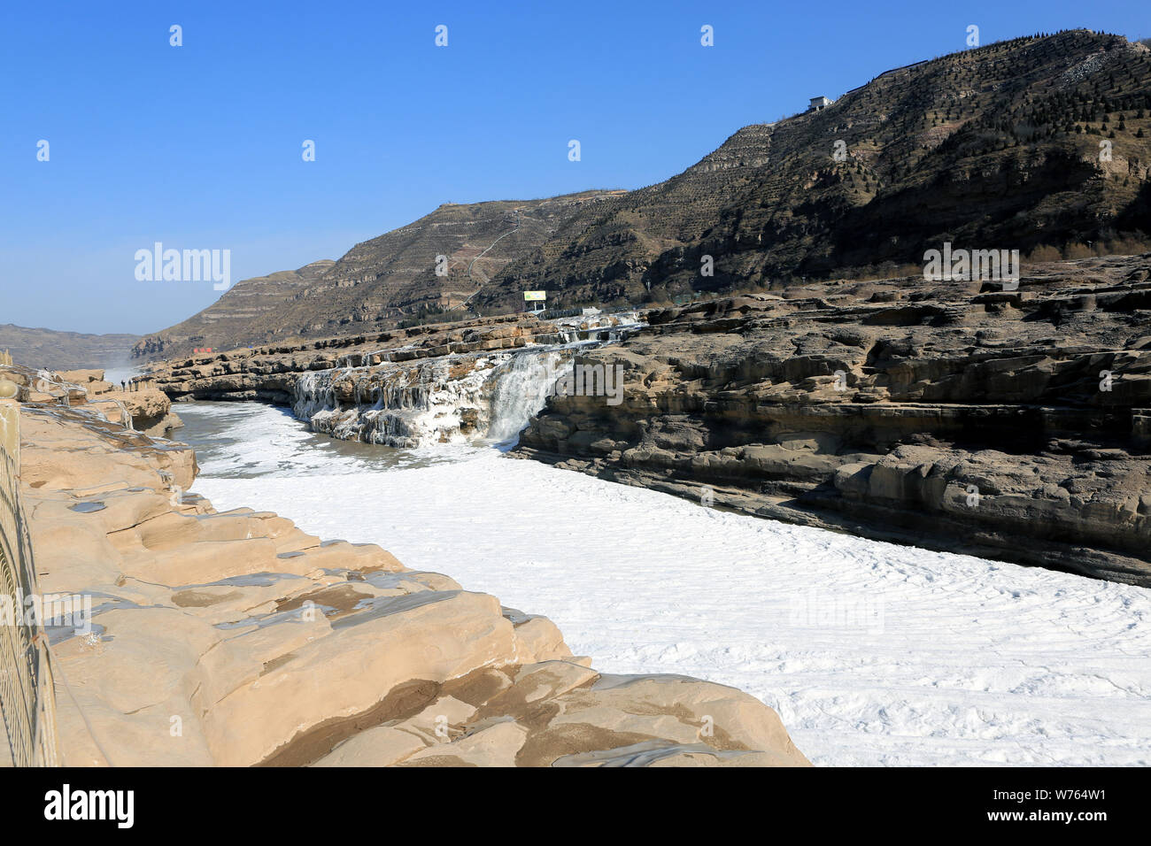 View of the Yellow River in winter in Yichuan county, Yan'an city ...
