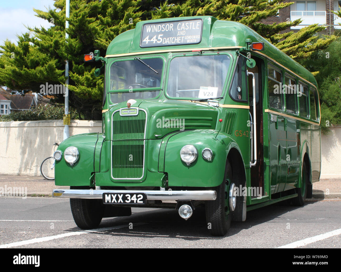 Worthing buses hi-res stock photography and images - Alamy