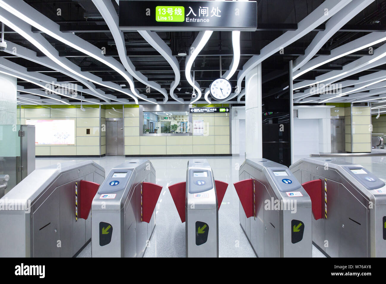 Metro turnstiles hi-res stock photography and images - Alamy