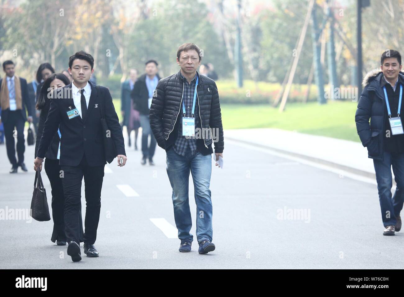 Charles Zhang Chaoyang, right, Chairman and CEO of Chinese Internet ...