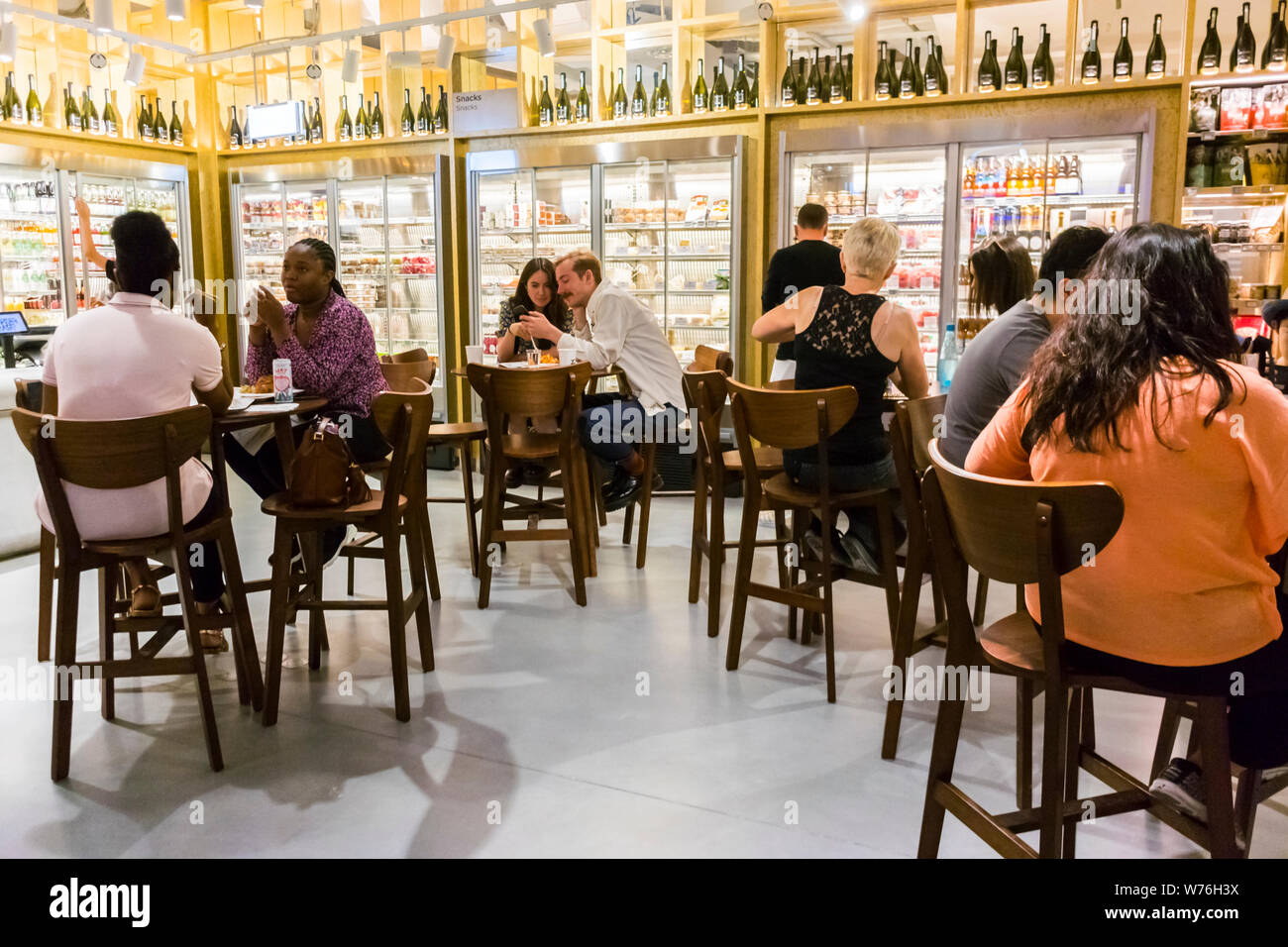 Paris, FRANCE, People Sharing Drinks in French Cafe, Galeries Lafayette ...