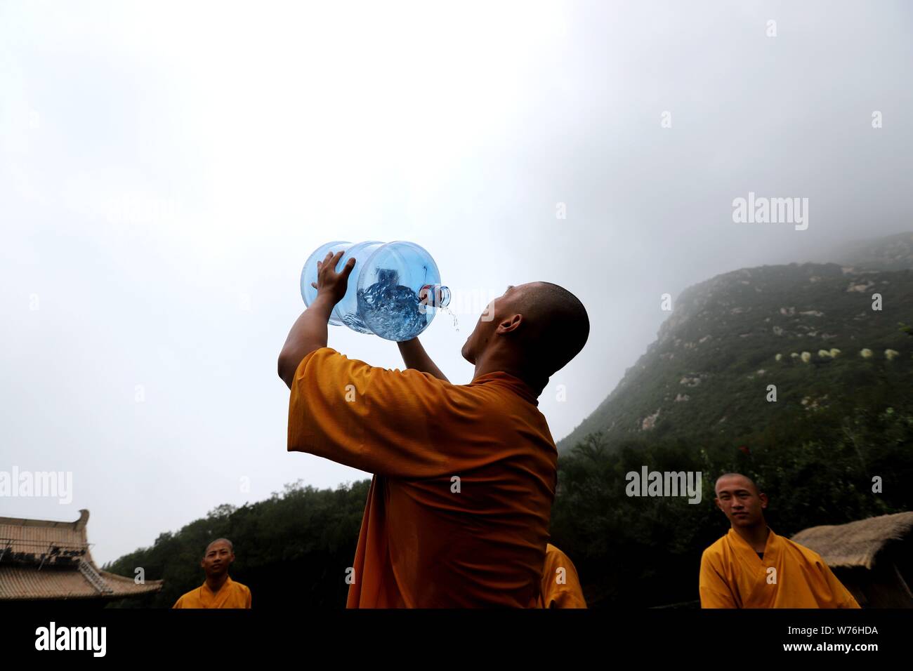 Shaolin unique hi-res stock photography and images - Alamy